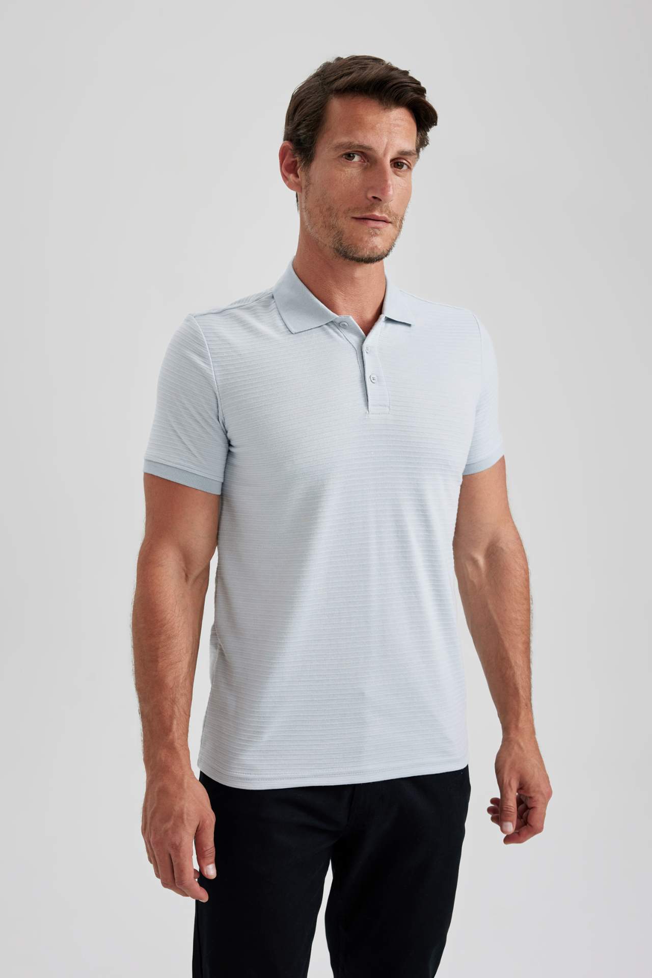 Black Man Regular Fit Polo Neck Short Sleeved T-Shirt 2530608 | DeFacto