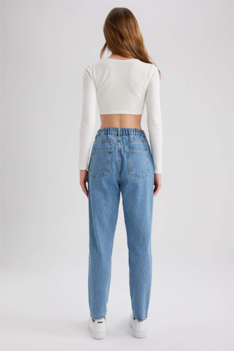 Blue WOMAN Mom Fit Jeans 2777860 | DeFacto