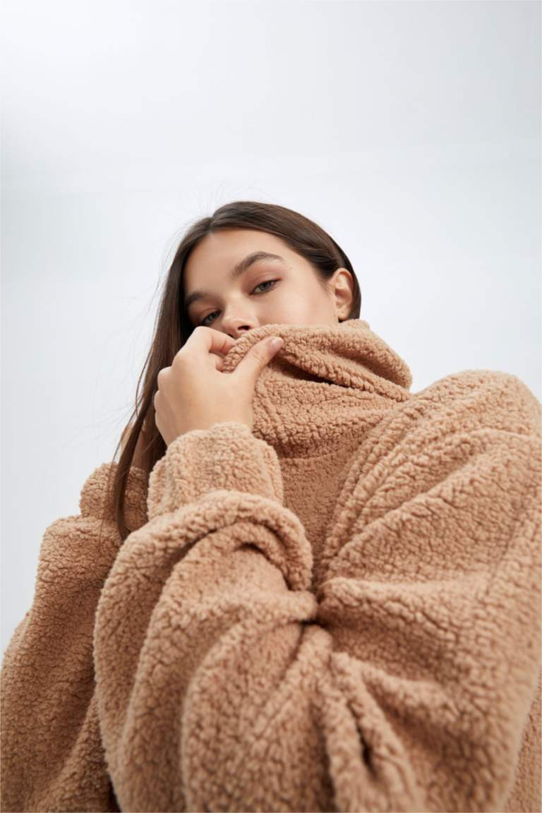 Bej Kadın Coool Oversize Geniş Kalıp Welsoft Pelüş Hırka 2777837 | DeFacto