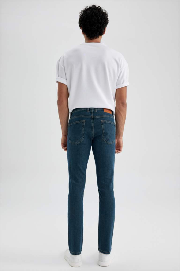 Green MAN Pedro Slim Fit Super Skinny Hem Jean Trousers 2797358 | DeFacto