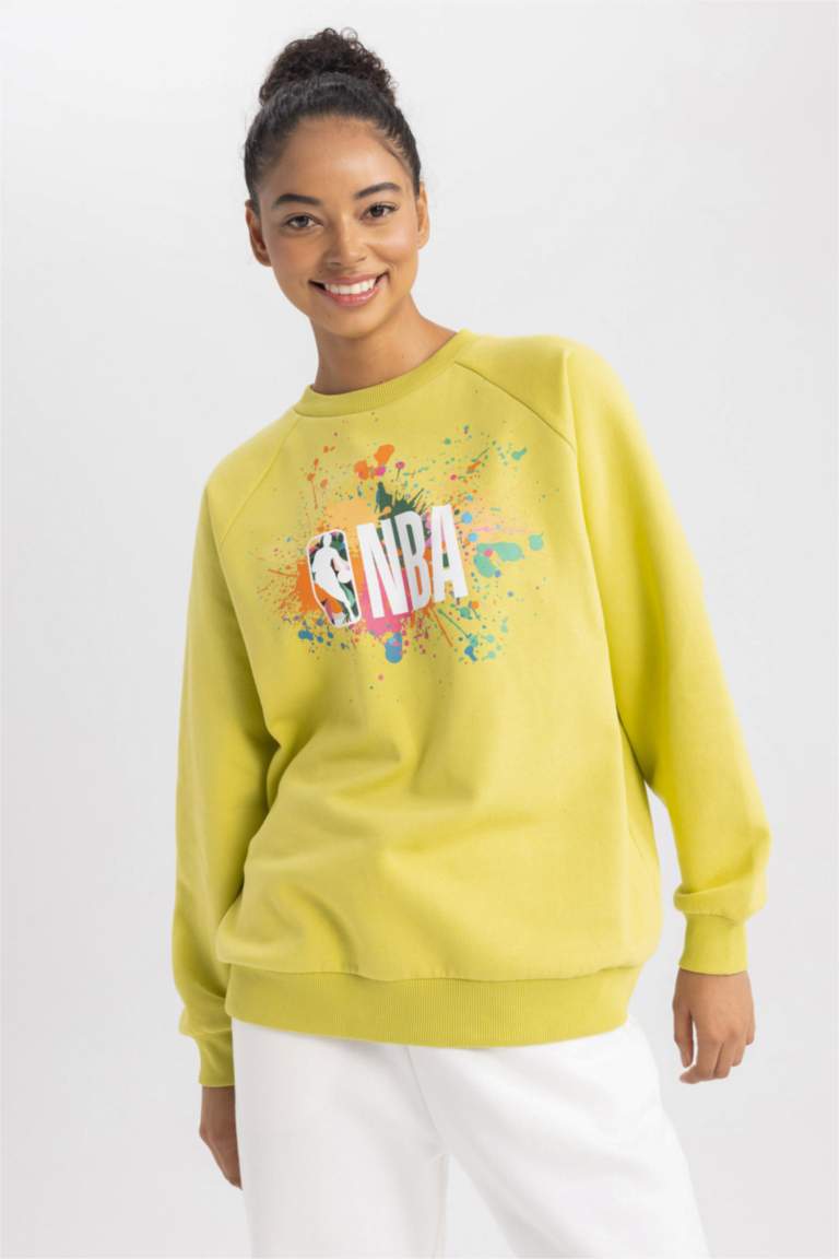 Green WOMAN NBA Licensed Long Sleeve Sweatshirt 2891387 | DeFacto