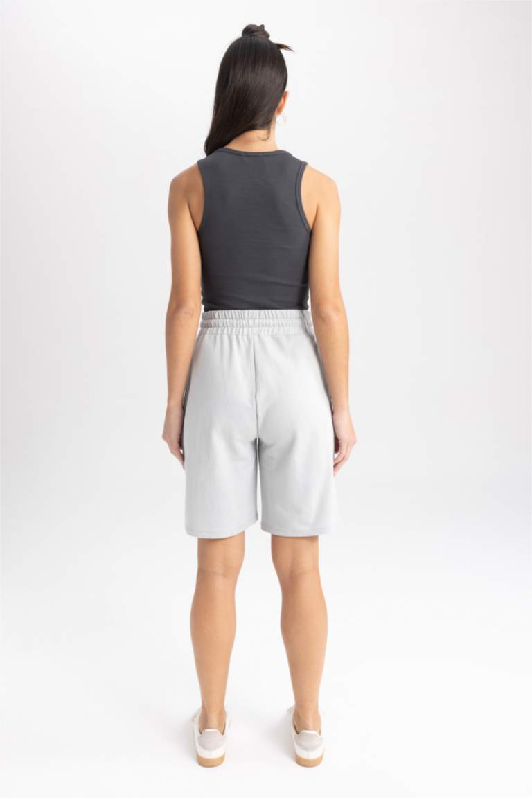 Grey WOMAN Thin Fabric Shorts 2833291 | DeFacto