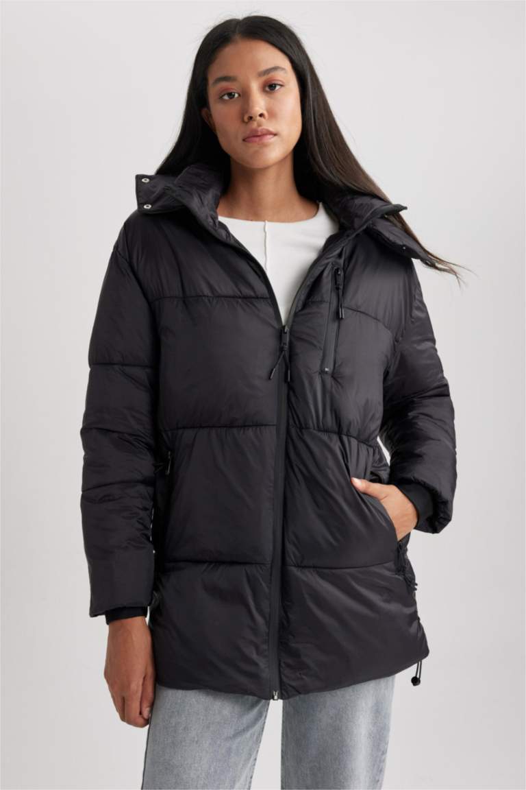 Black WOMAN Waterproof Relax Fit Hooded Puffer Jacket 2825357 | DeFacto
