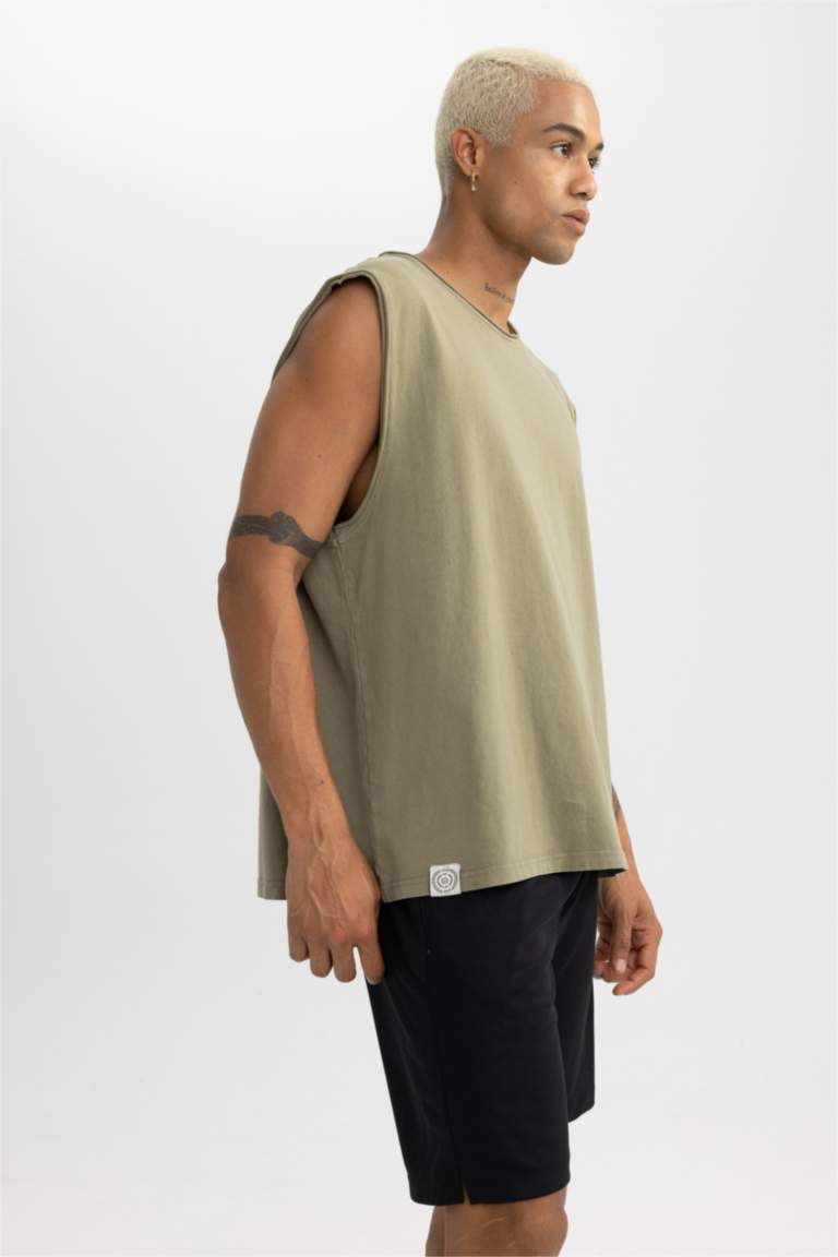 Khaki MAN Boxy Fit Crew Neck Long Sleeve Tank Top 2903262 | DeFacto