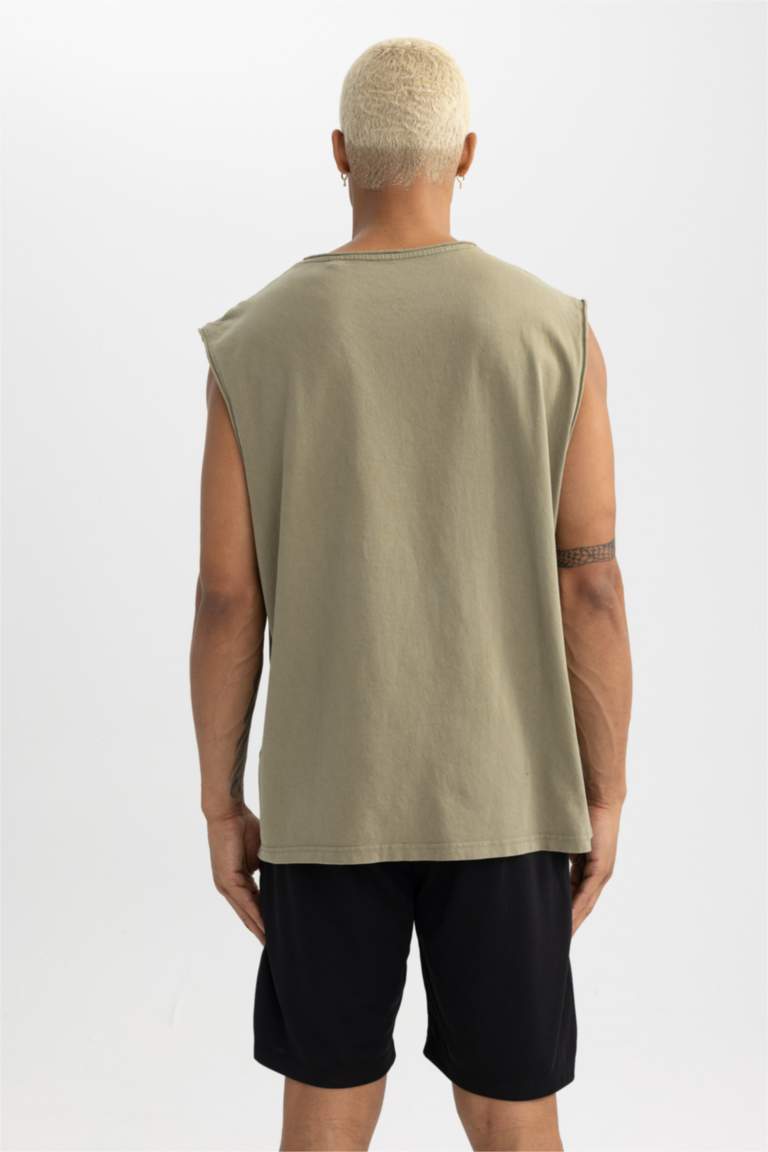 Khaki MAN Boxy Fit Crew Neck Long Sleeve Tank Top 2903262 | DeFacto
