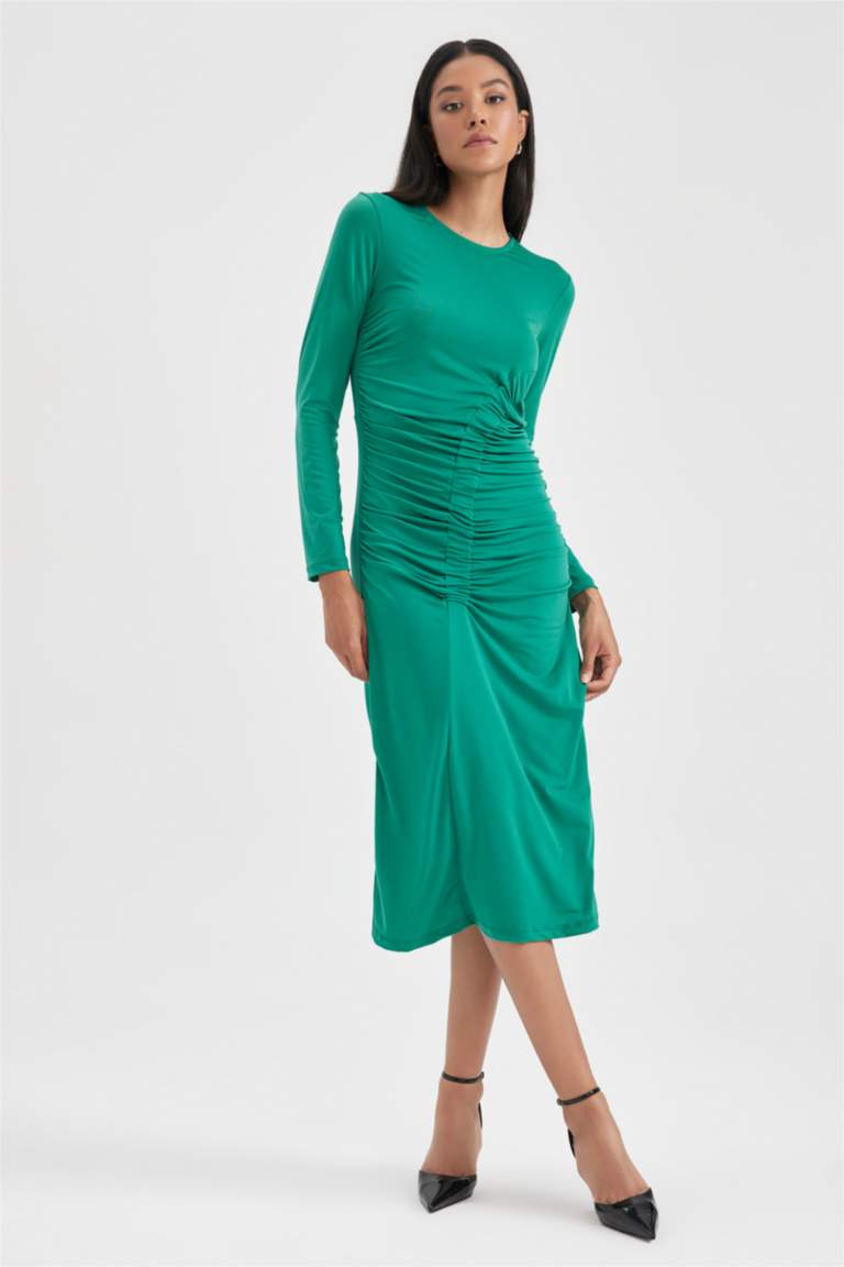 Gr n Damen Bodycon Langarm Kleid In Midi L nge 2993431 DeFacto
