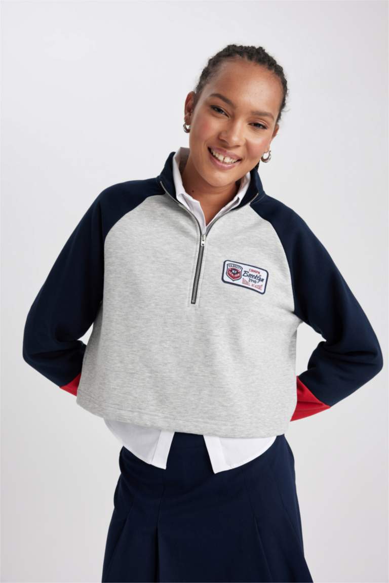 Grey WOMAN Crop Color Block Long Sleeve Sweatshirt 2907355 | DeFacto