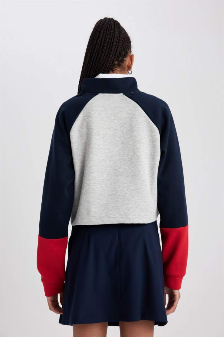 Grey WOMAN Crop Color Block Long Sleeve Sweatshirt 2907355 | DeFacto
