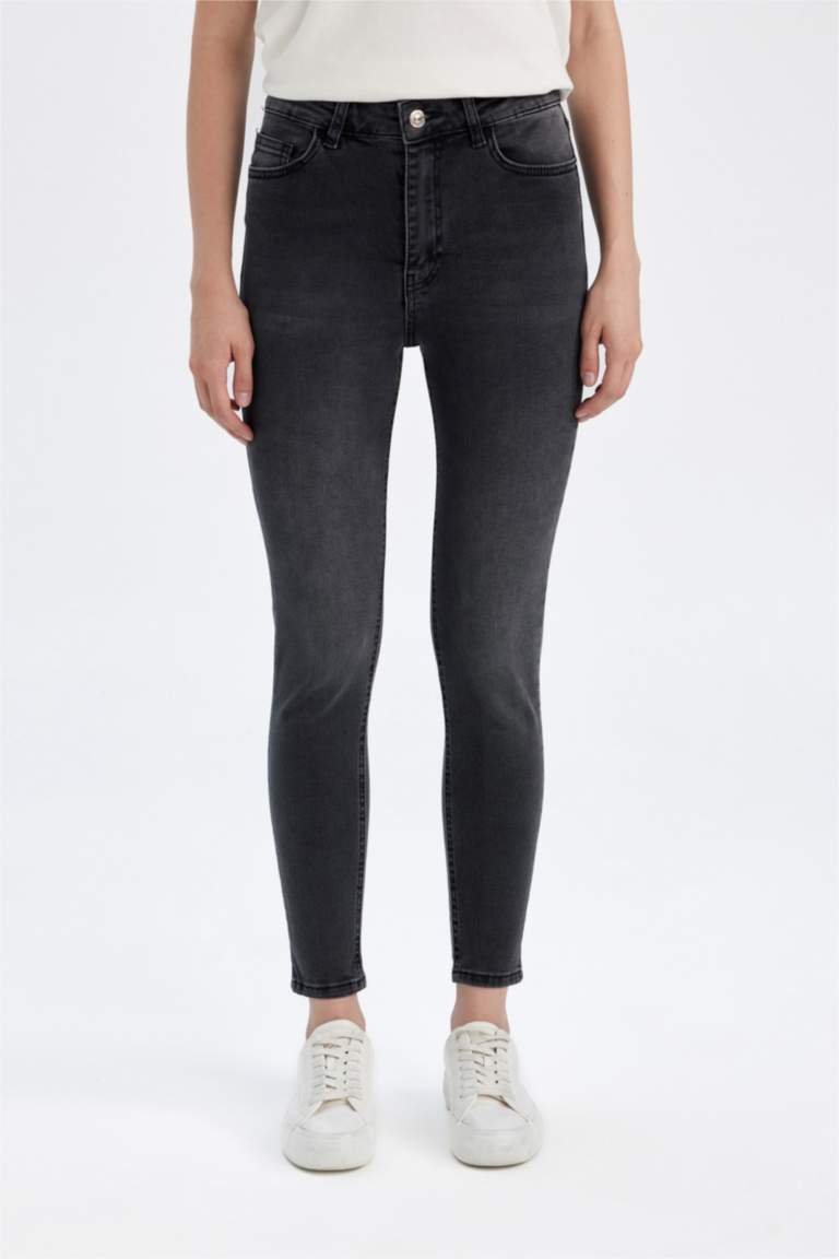 Black WOMAN Rebeca Skinny Fit Normal Waist Slim Leg Ankle Length Jeans ...