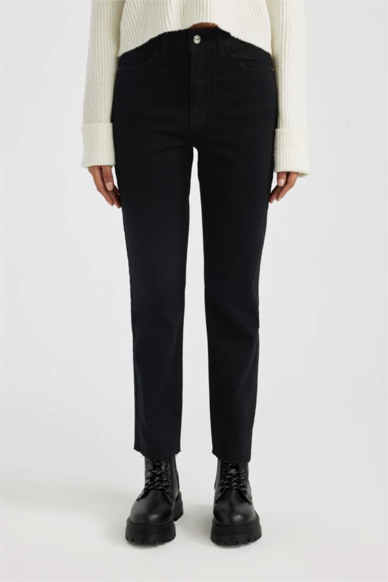 Black WOMAN Mary Vintage Straight Fit Normal Waist Jeans 3054158 | DeFacto