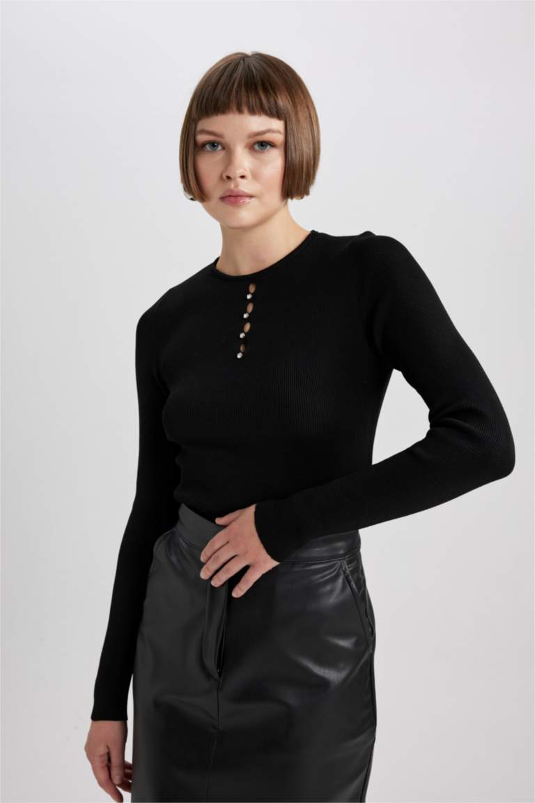 Black WOMAN Fitted Crew Neck Ribana Pullover 2995464 | DeFacto