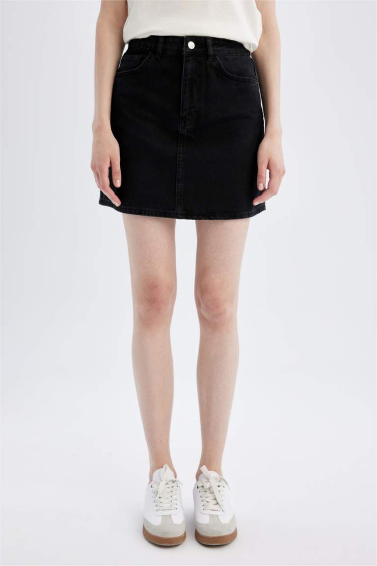 Black WOMAN Regular Fit Jean Mini Skirt 3138877 | DeFacto