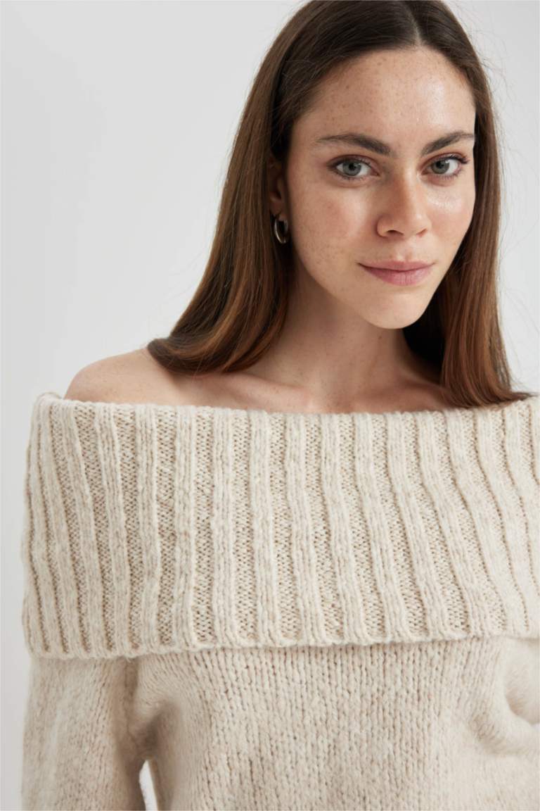 Beige Woman Regular Fit Open Shoulder Pullover 3057327 | DeFacto