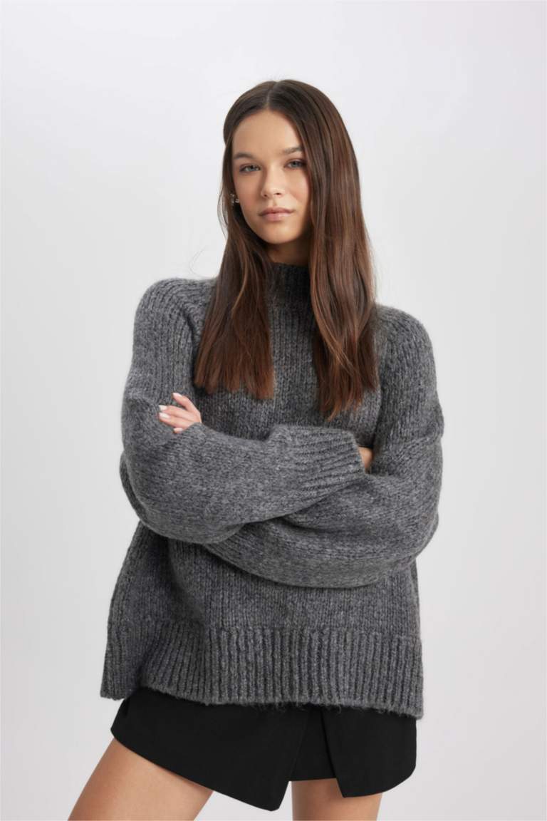 Anthracite WOMAN Oversize Fit Crew Neck Pullover 3059836 | DeFacto