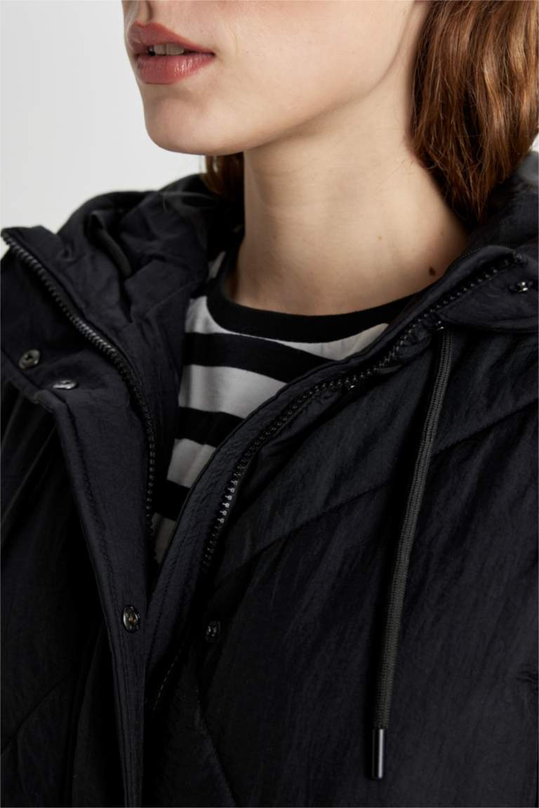 Siyah Kadın Su İtici Uzun Mont Parka Kapüşonlu Fermuar Çıtçıt Kapamalı ...