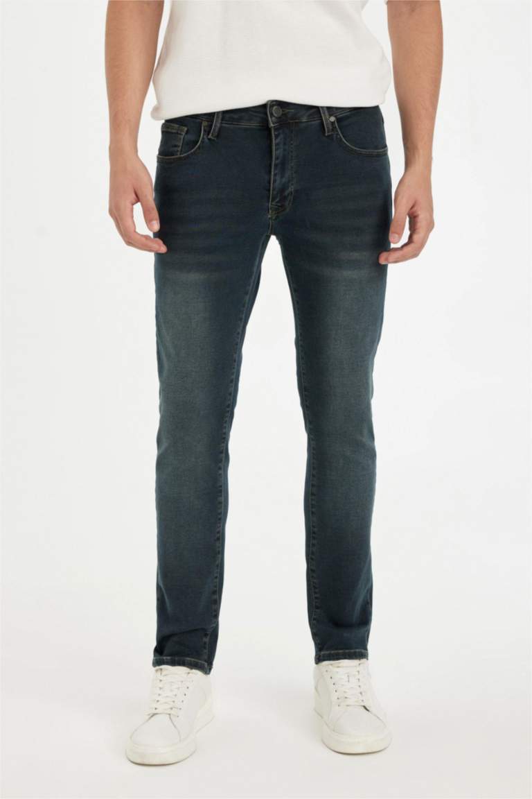 Green MAN Pedro Slim Fit Normal Waist Skinny Leg Jeans 3171882 | DeFacto