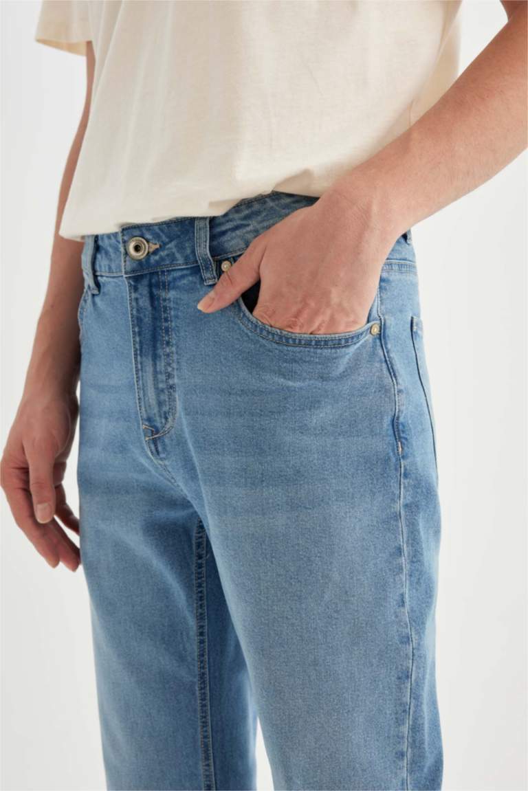 Blue MAN Sergio Regular Fit Normal Waist Pipe Leg Jeans 3122711 | DeFacto
