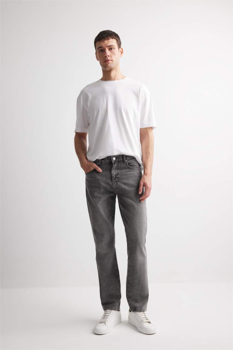 Grey MAN Straight Fit Normal Waist Straight Leg Jeans 3190455 | DeFacto