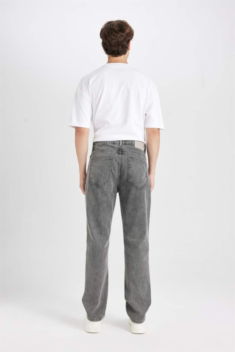 Grey MAN Straight Fit Normal Waist Straight Leg Jeans 3190455 | DeFacto