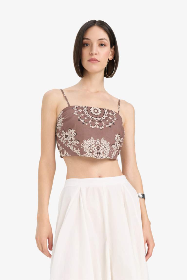 Brown Woman Afra x DeFacto Square Neck Voile Strappy Blouse 3333294 | DeFacto