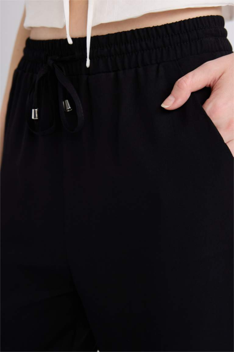 Black WOMAN Normal Waist Straight Leg Belmando Trousers 3105328 | DeFacto