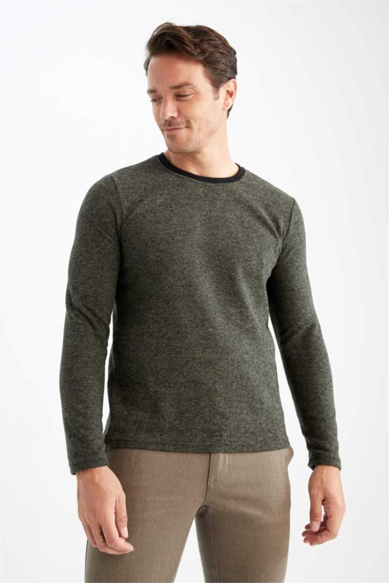 Khaki MAN Slim Fit Crew Neck Long Sleeve Body 2907594 | DeFacto