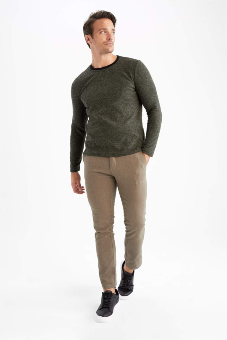 Khaki MAN Slim Fit Crew Neck Long Sleeve Body 2907594 | DeFacto