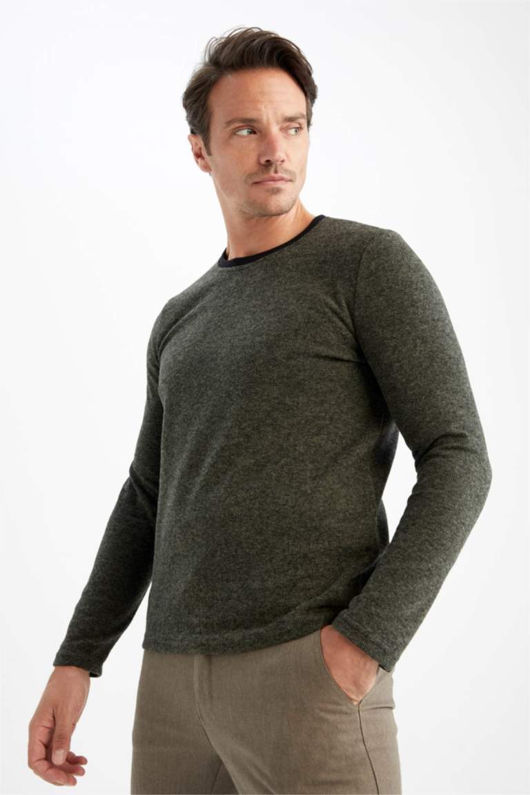 Khaki MAN Slim Fit Crew Neck Long Sleeve Body 2907594 | DeFacto