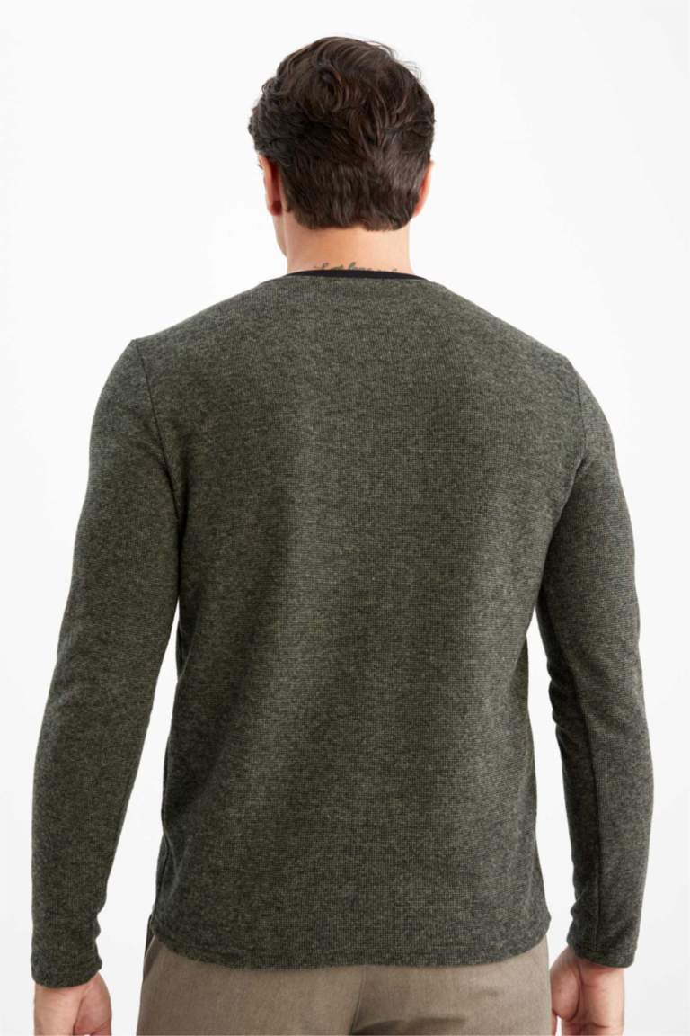 Khaki MAN Slim Fit Crew Neck Long Sleeve Body 2907594 | DeFacto