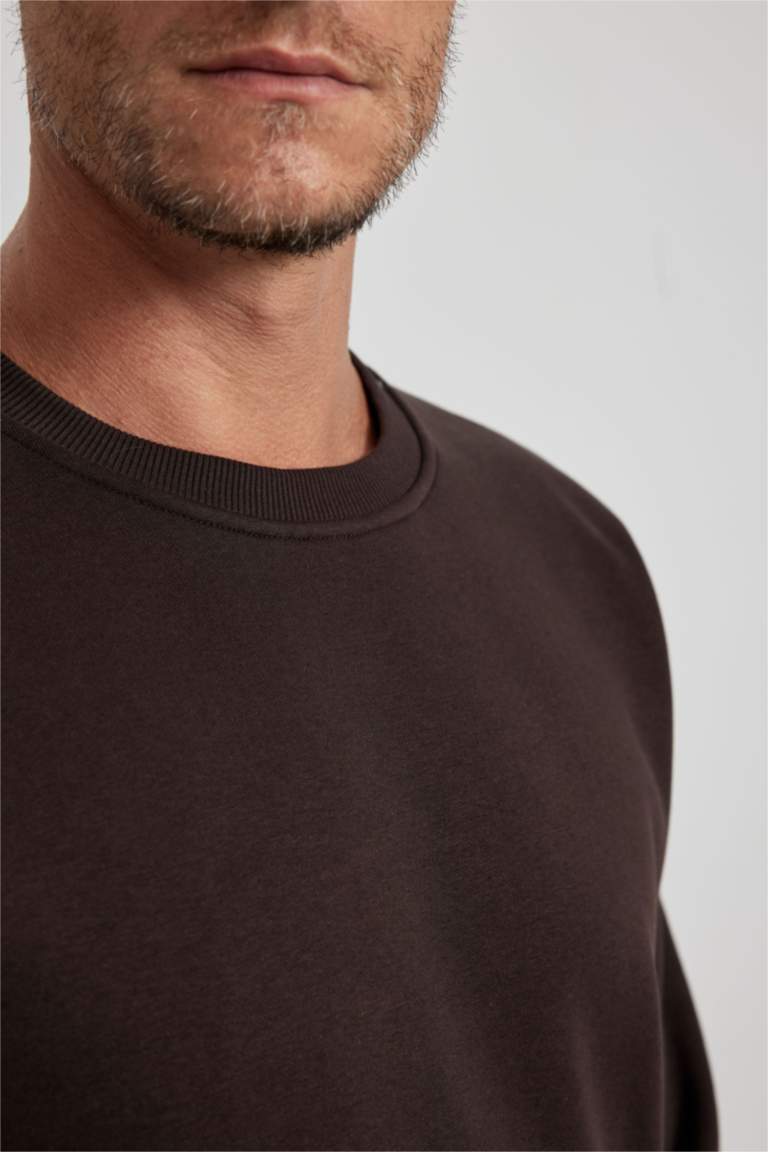 Brown MAN Oversize Fit Crew Neck Basic Sweatshirt 2855823 | DeFacto