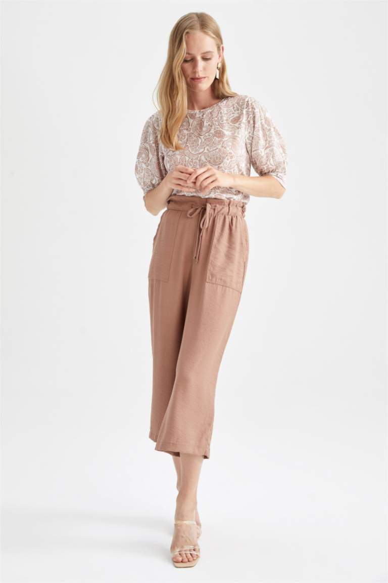 Brown WOMAN Tie Waist Capri Culottes 2536379 | DeFacto