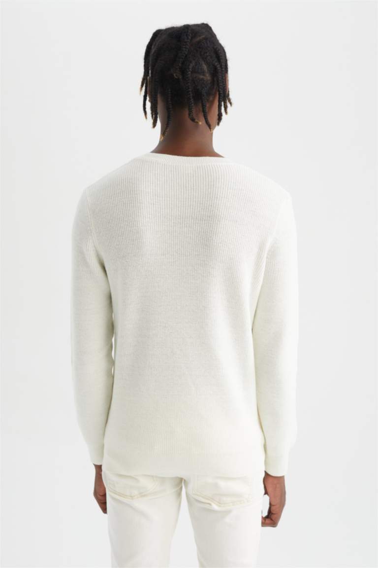 Ecru MAN Regular Fit Crew Neck Pullover 2486160 | DeFacto