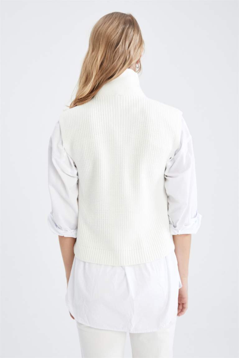 Ecru WOMAN Regular Fit Zip-Up Turtle Neck Thessaloniki Fabric Vest ...