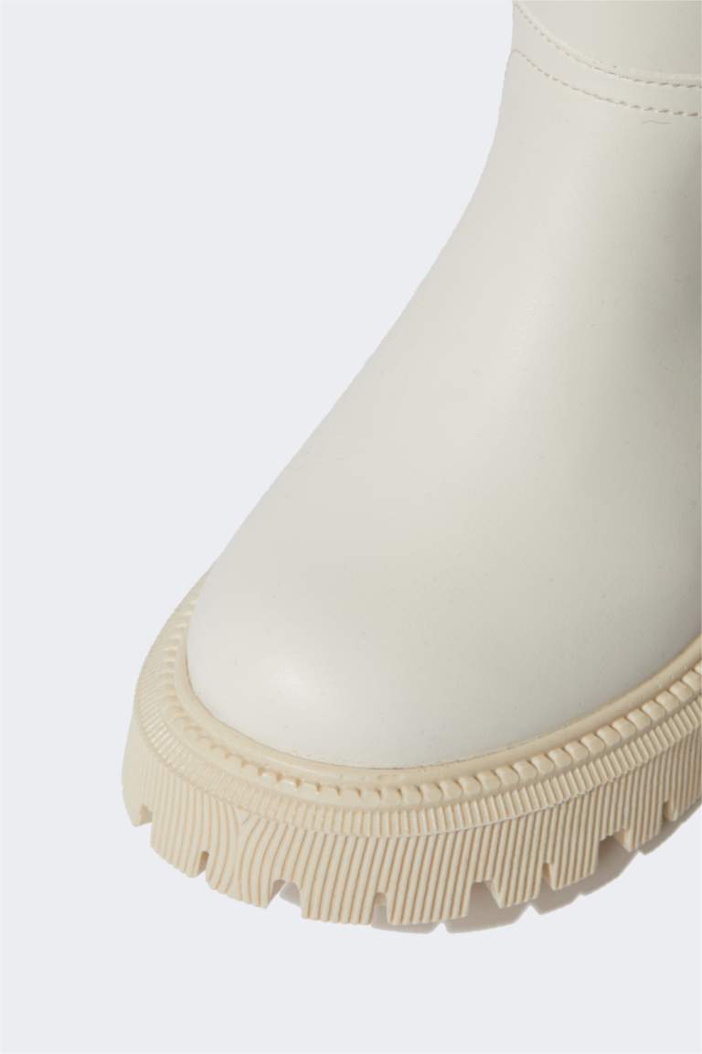 Ecru Woman Faux Leather Thick Sole Boots 2642178 | DeFacto