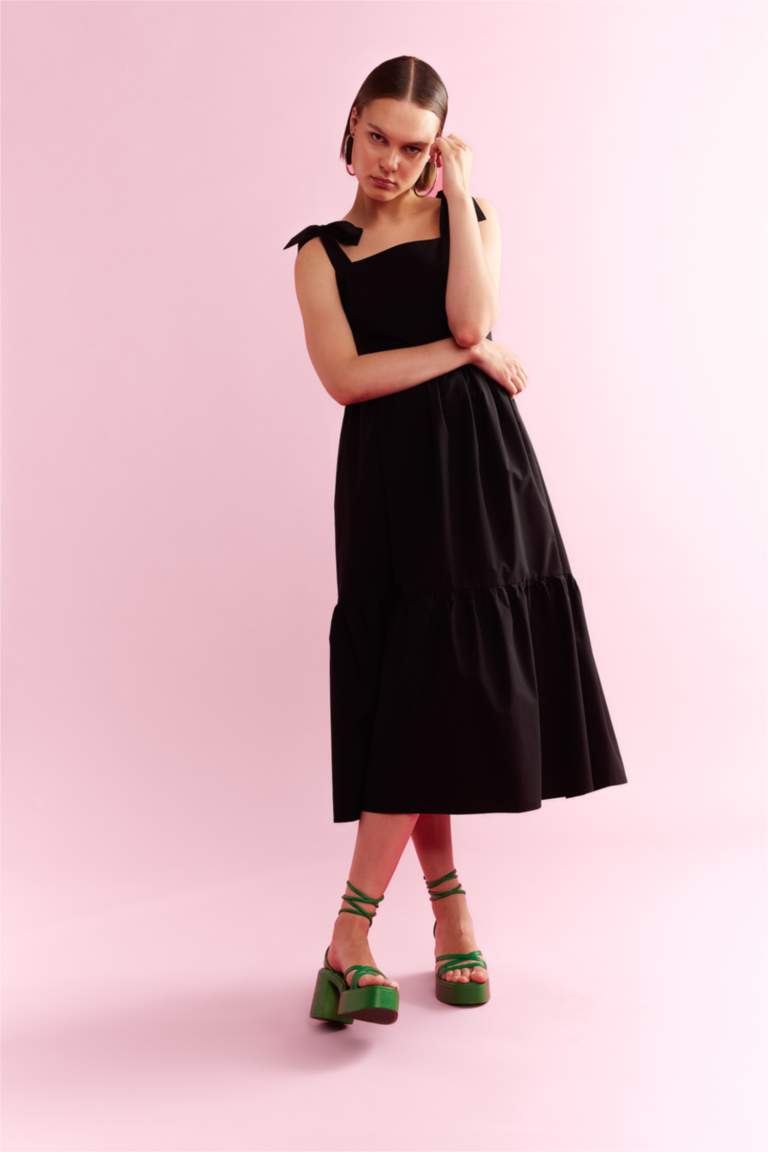 Black WOMAN Square Collar Poplin Midi Dress 2752172 | DeFacto