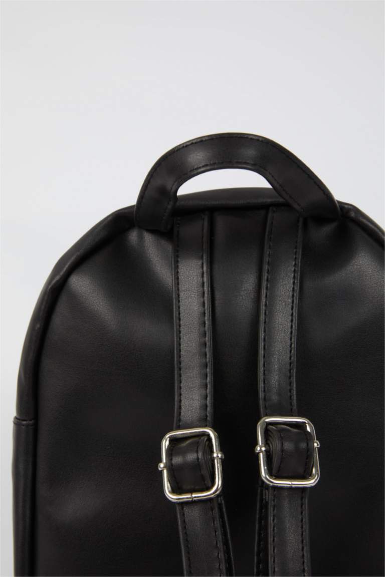 Black WOMAN Women's Large Faux Leather Backpack 2377270 | DeFacto