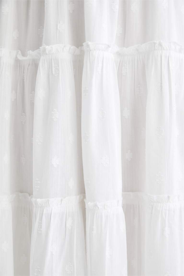 White Woman Crew Neck brode Sleeveless Midi Dress 2440880 | DeFacto