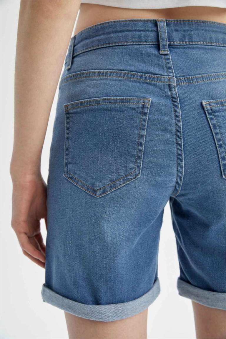 Blue Woman Basic Mini Jean Short 2428191 | DeFacto