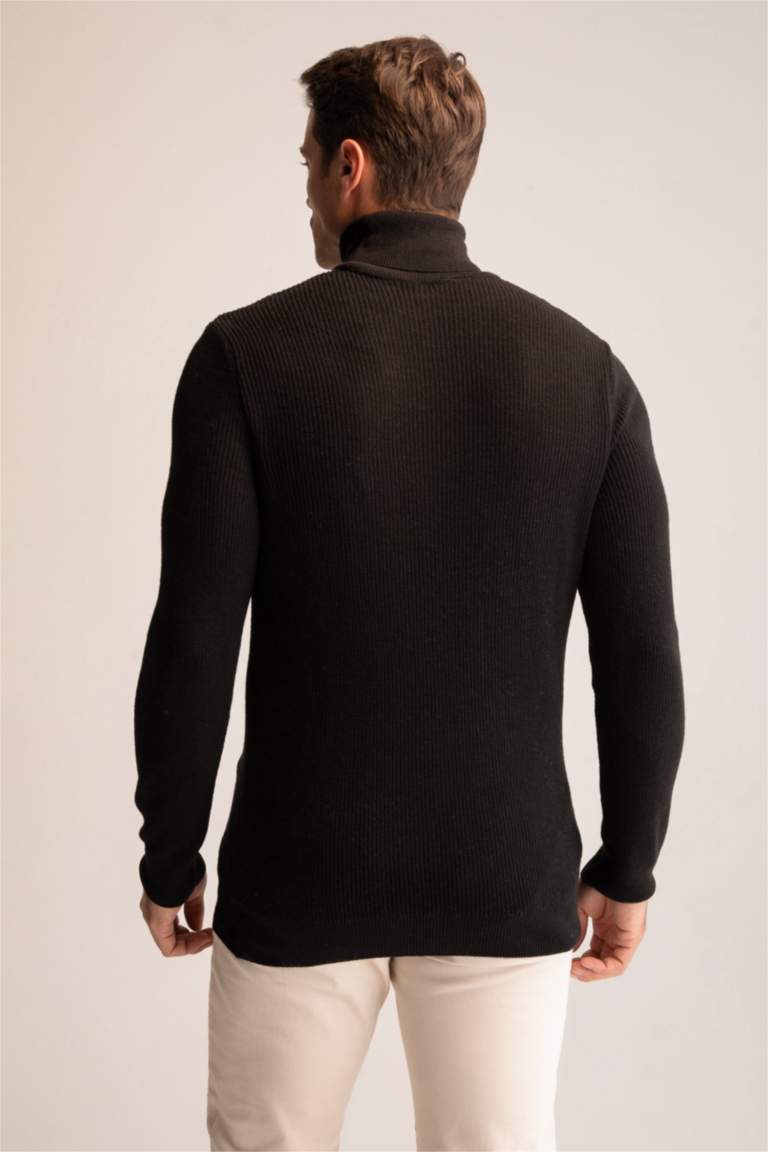 Black MAN Regular Fit Turtleneck Pullover 2514200 | DeFacto