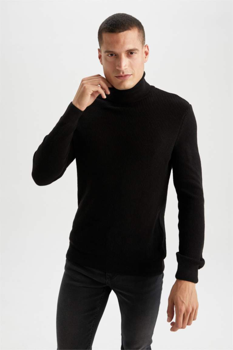 Black MAN Regular Fit Turtleneck Pullover 2514200 | DeFacto