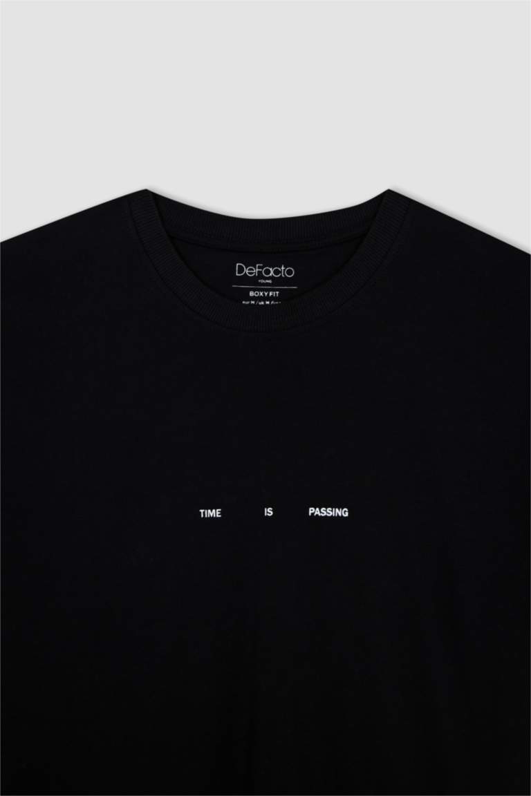 Black MAN Boxy Fit Short Sleeve Back Slogan Print T-Shirt 2527813 | DeFacto