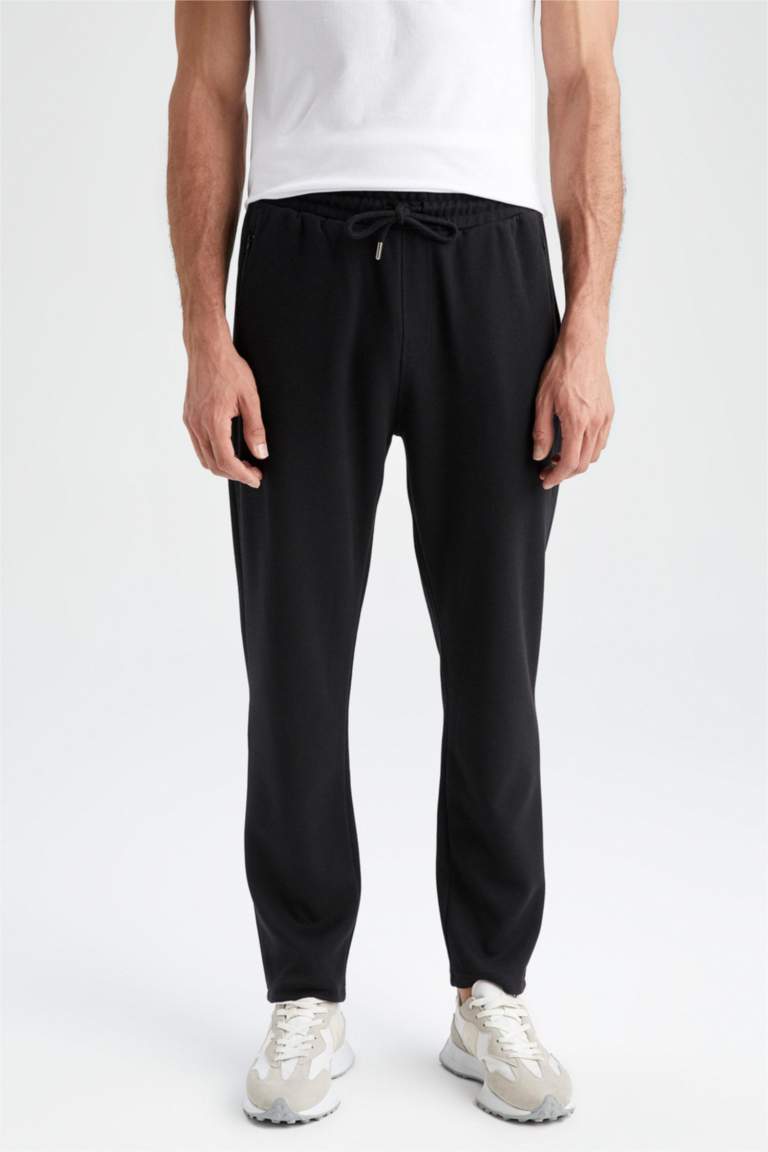 Black MAN Regular Fit Sweatpants 2555033 | DeFacto
