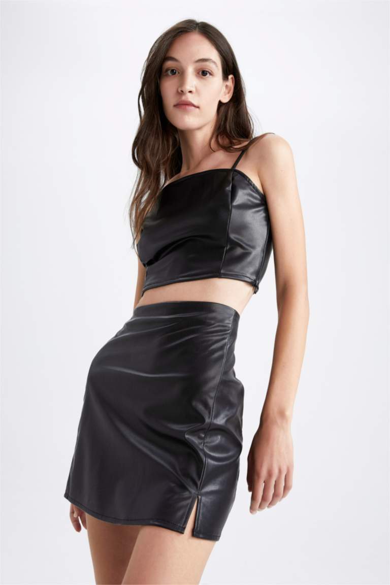 Black WOMAN A Cut Faux Leather Mini Knitted Skirt 2687125 | DeFacto