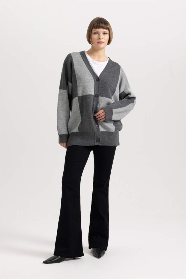 Anthracite WOMAN Relax Fit V-Neck Cardigan 2910564 | DeFacto