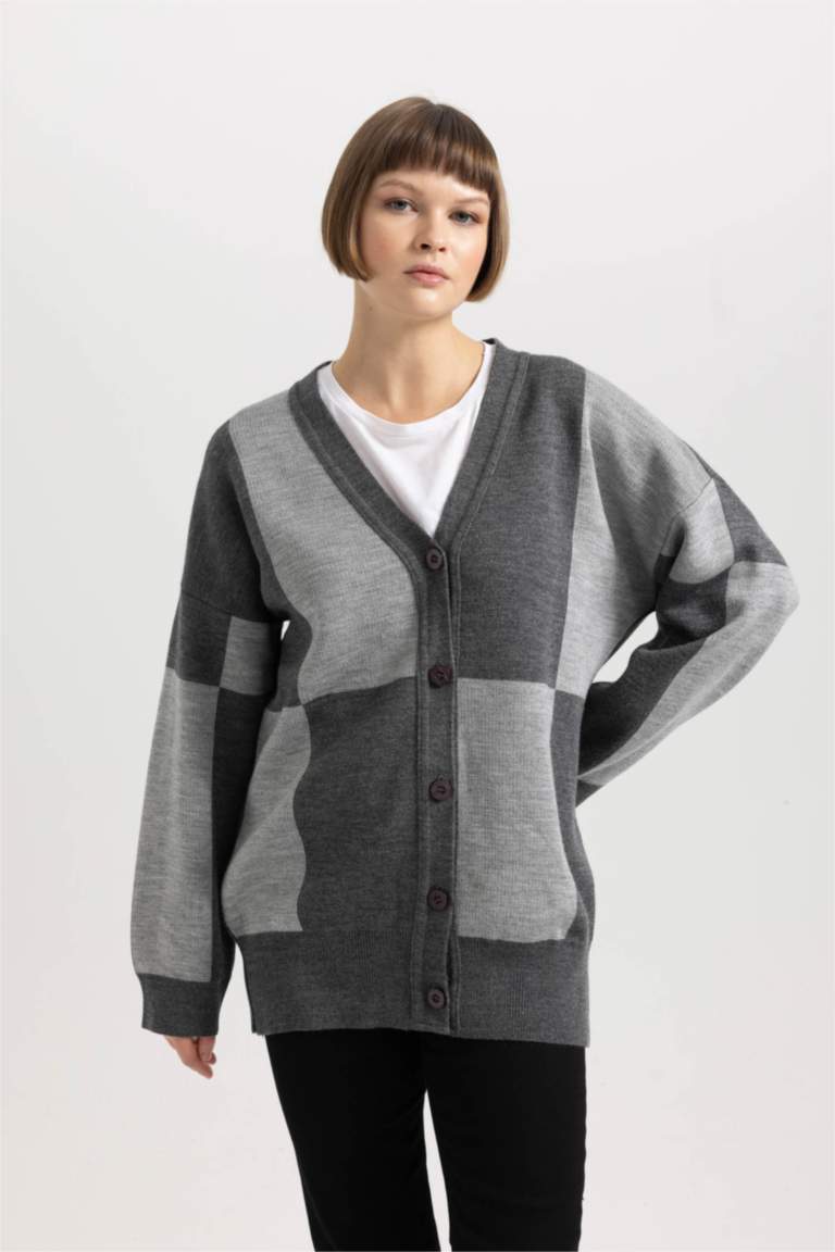 Anthracite WOMAN Relax Fit V-Neck Cardigan 2910564 | DeFacto