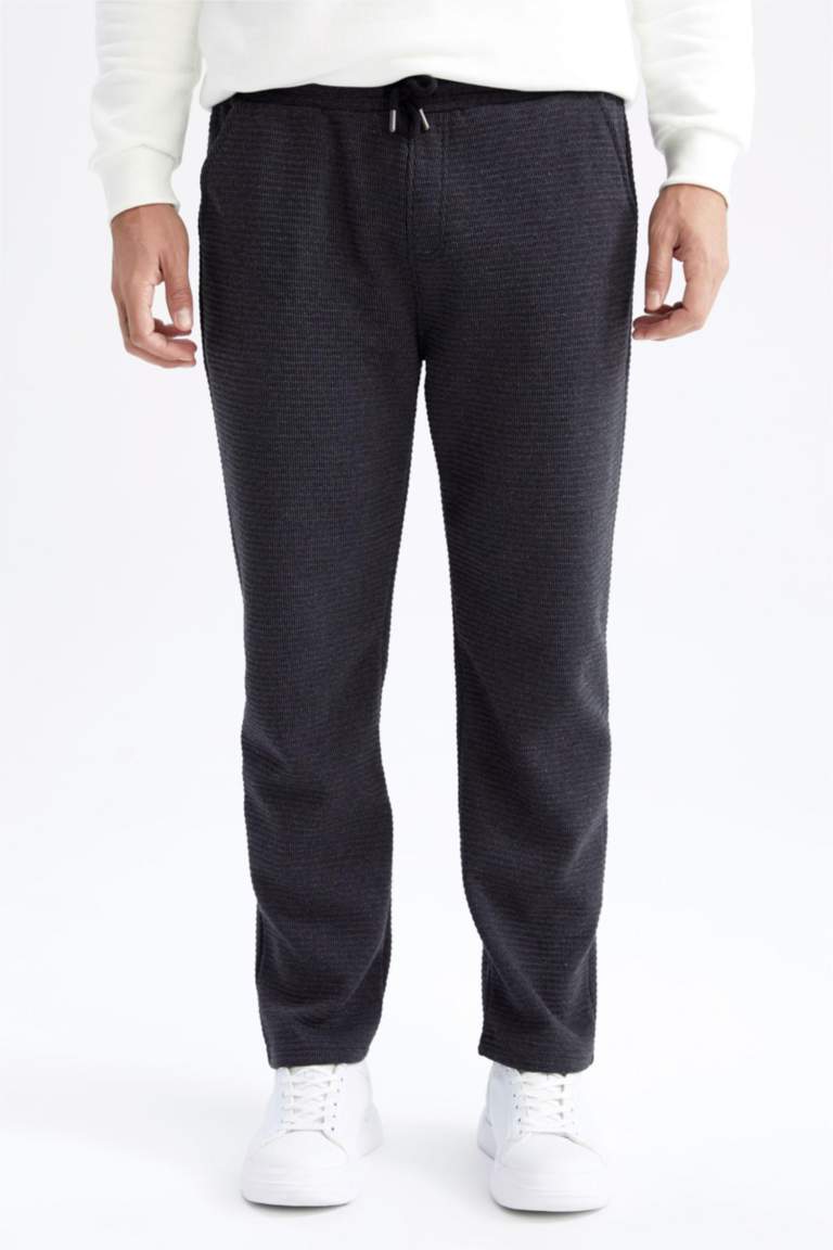 Black MAN Regular Fit Sweatpants 2555025 | DeFacto