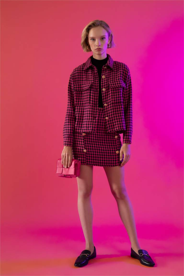 Black Woman A Cut Normal Waist Mini Skirt 2631315 | DeFacto