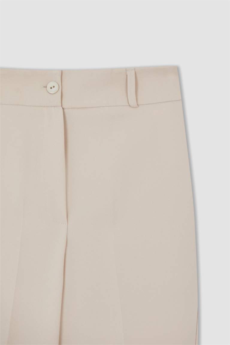 Beige WOMAN Carrot Fit Trousers 2552743 | DeFacto