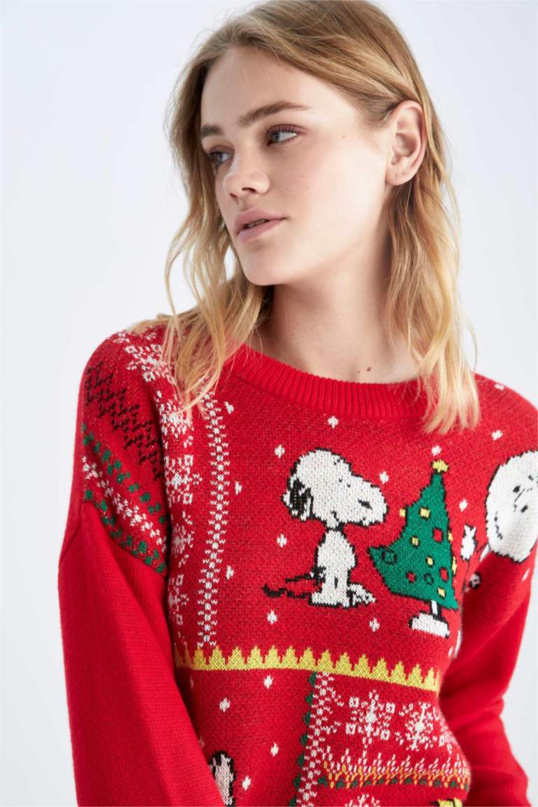 Kırmızı Kadın Yılbaşı Temalı Oversize Fit Snoopy Bisiklet Yaka Kazak ...