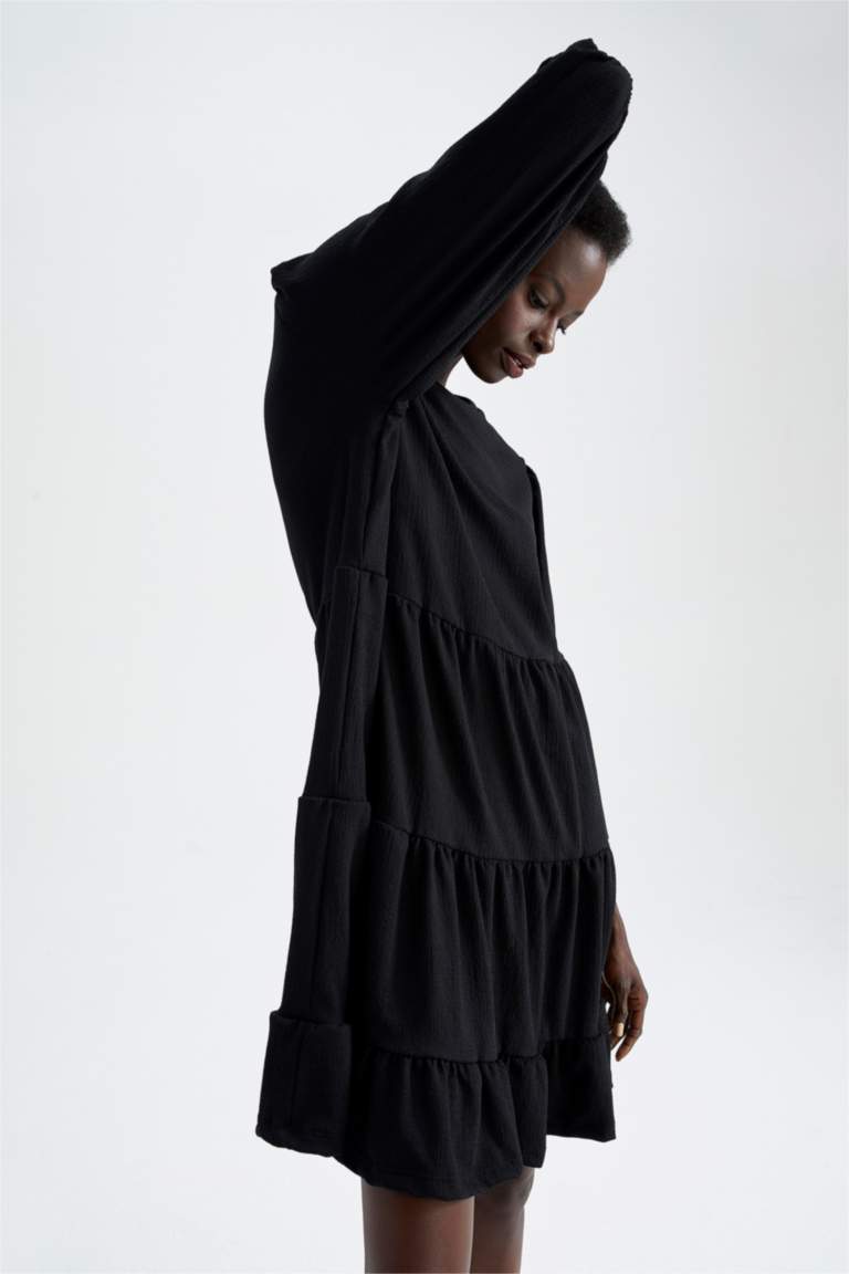 Black WOMAN Crew Neck Balloon Sleeves Mini Dress 2631616 | DeFacto